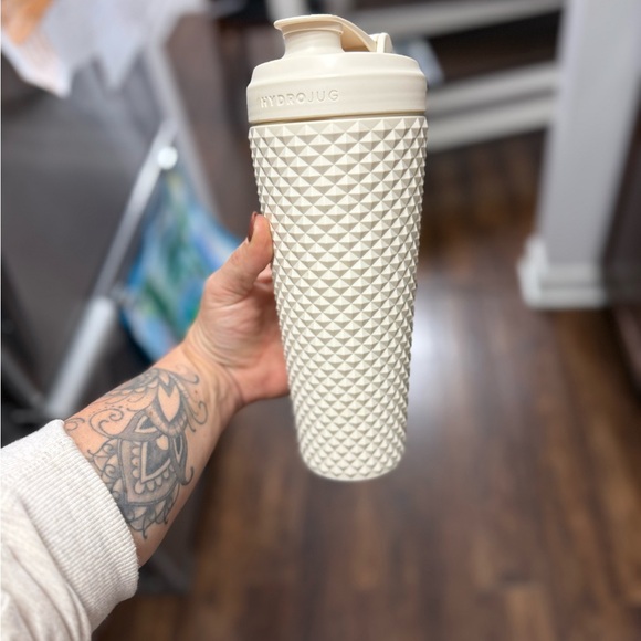 HydroJug | Dining | Hydrojug Studded Cream Shaker Bottle | Poshmark